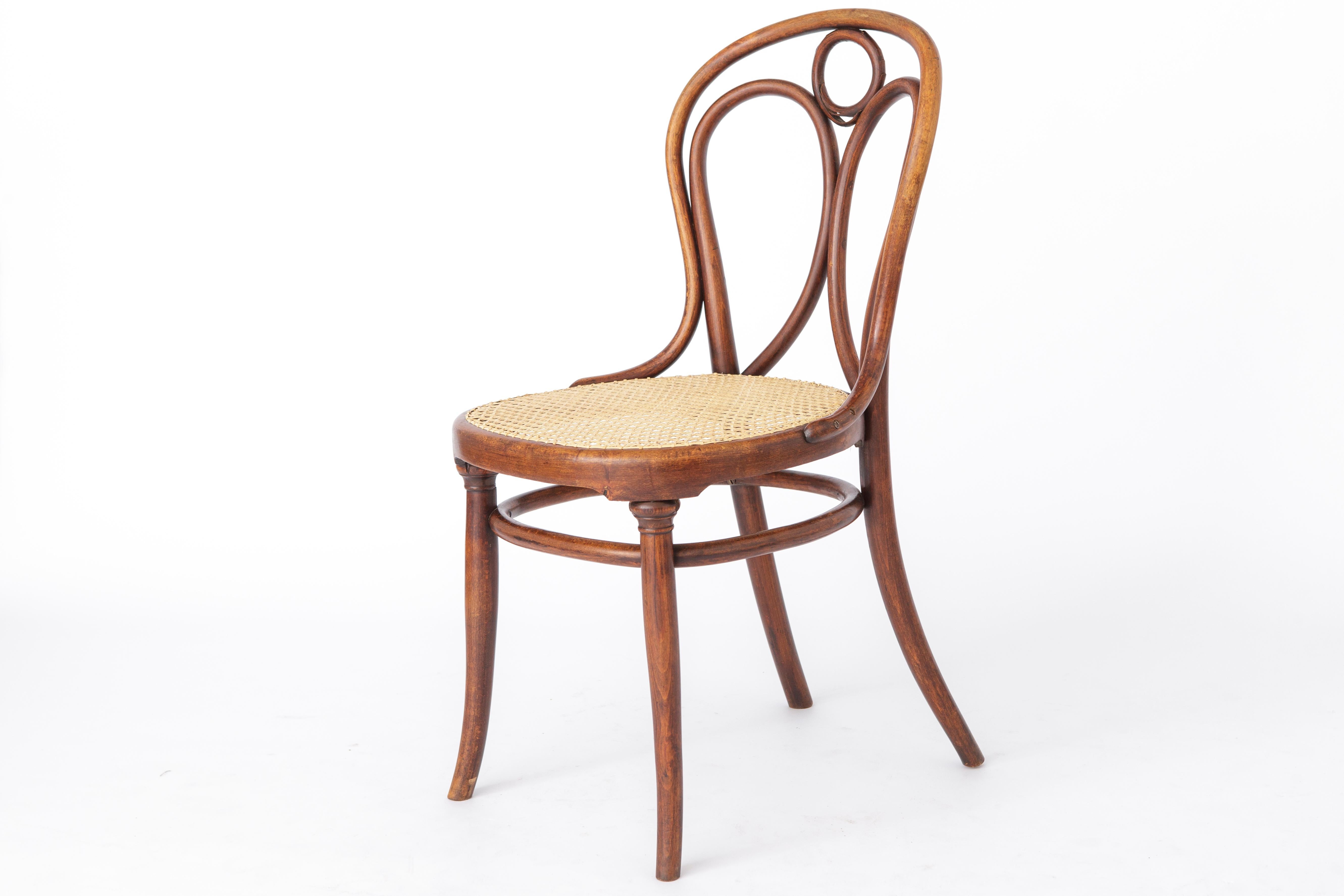 Pair Thonet Chairs No. 18+19 For Sale at 1stDibs