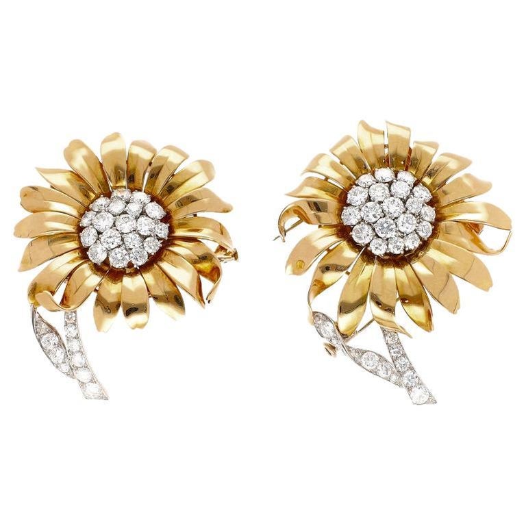 Pair Van Cleef and Arpels Paris 1938 Diamond Gold Daisy Pins For Sale ...