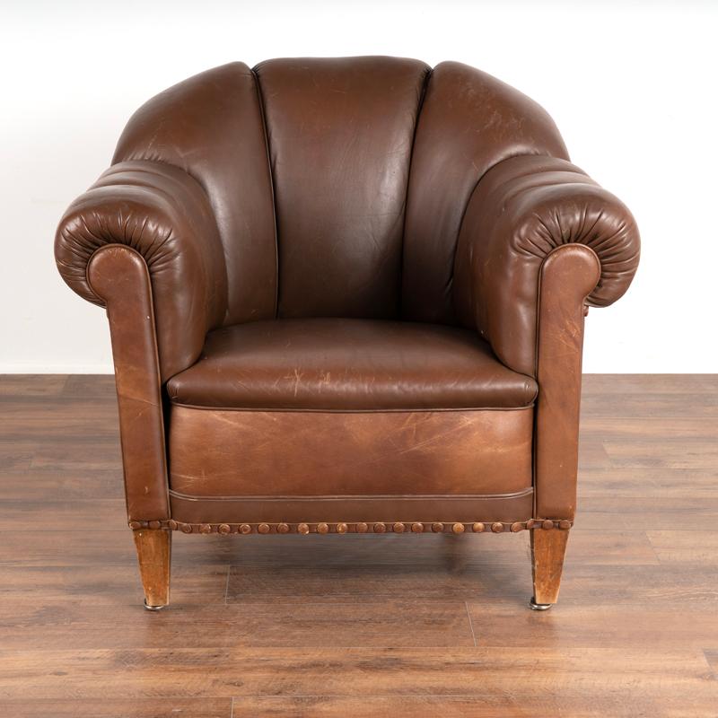Pair, Vintage Brown Leather Club Arm Chairs For Sale at 1stDibs