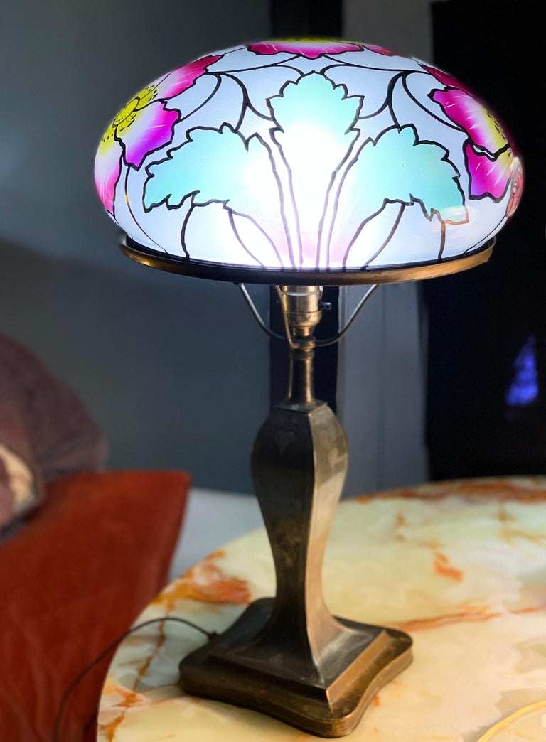 Pairpoint Glass Co. Poppy Flower Stained Glass Table Lamp, Vienna Shade ...