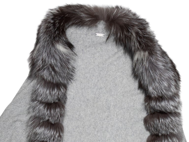 Pajaro Grey Knit Fur-Trimmed Shawl For Sale at 1stDibs