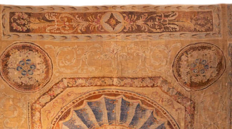 Palatial 18th Century Neoclassical Aubusson Rug with Medallion For Sale ...