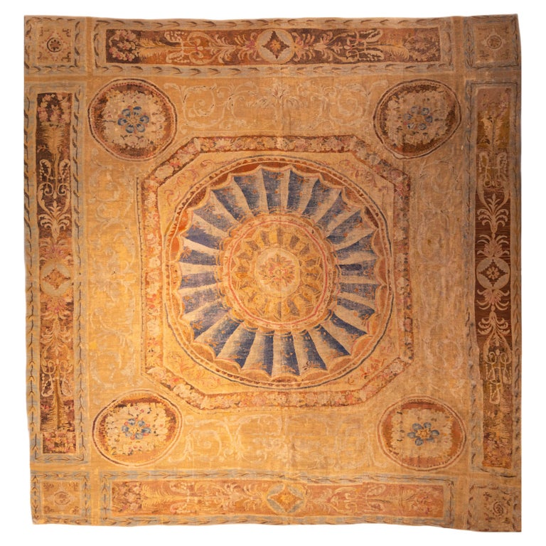 Palatial 18th Century Neoclassical Aubusson Rug with Medallion For Sale ...