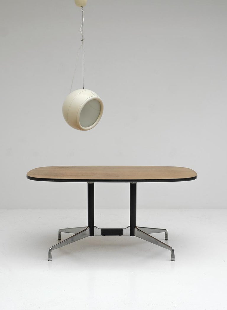 white modern Pallade Lamp by Studio Tetrarch for Artemide For Sale at ...