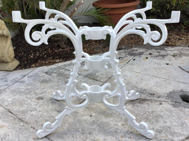Palm Beach Regency White Lacquered Patio Table Base For Sale at 1stDibs