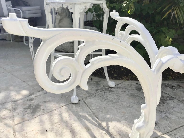 Palm Beach Regency White Lacquered Patio Table Base For Sale at 1stDibs