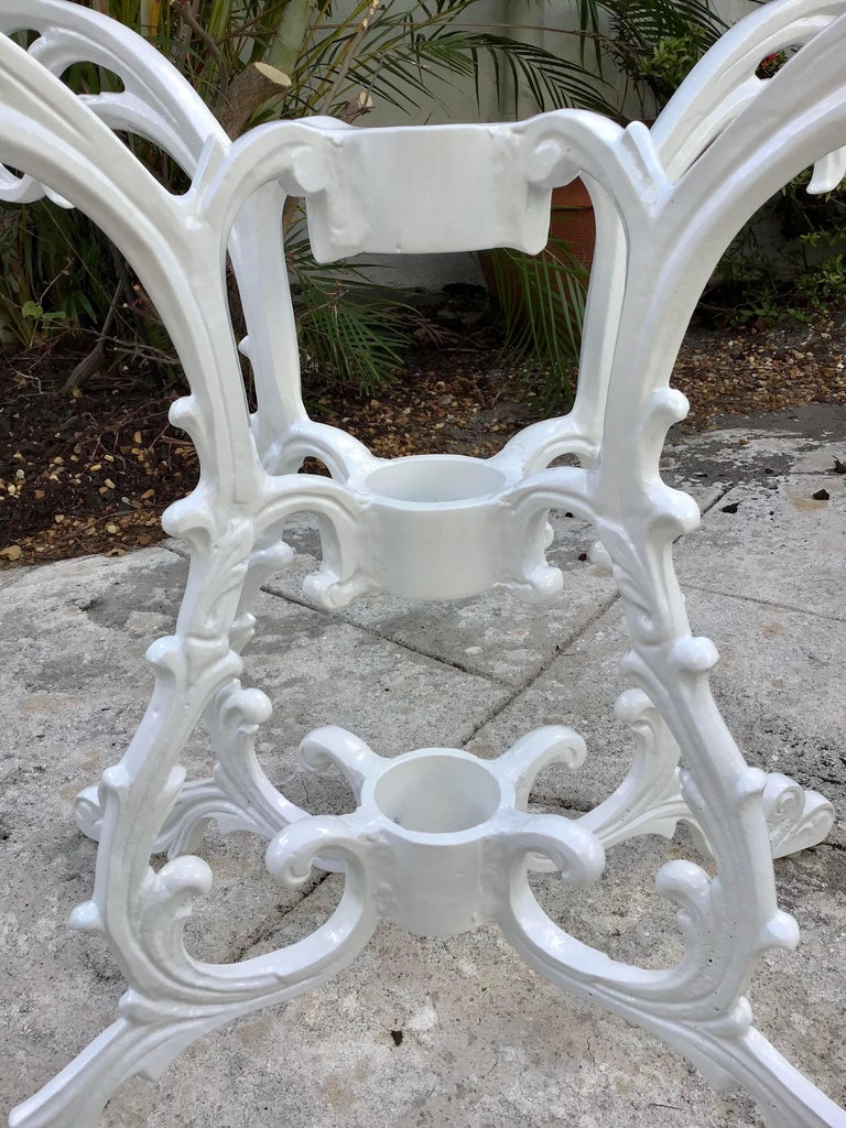 Palm Beach Regency White Lacquered Patio Table Base For Sale at 1stDibs