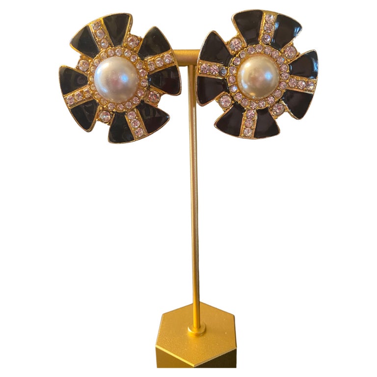 Palm Springs Fashionista Curated Vintage Earring Collection 1950s-2000 ...