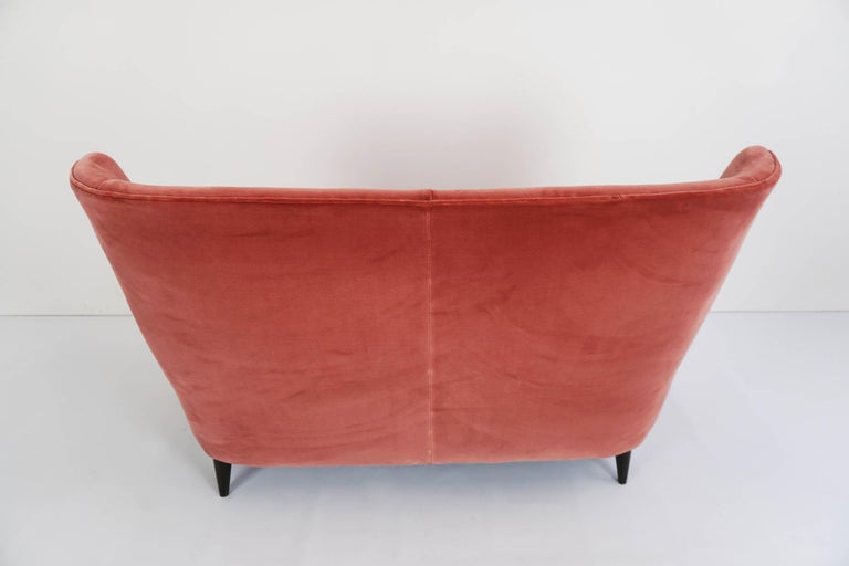 Paolo Buffa Loveseat Sofa in Rose Velvet For Sale at 1stDibs | rose sofa