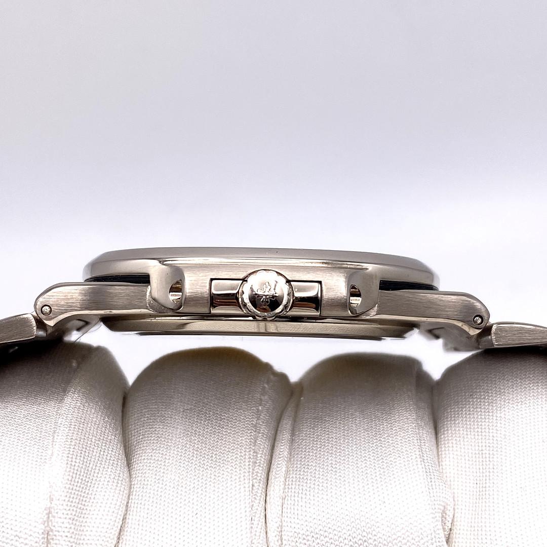 Patek Philippe 3711/1G Nautilus White Gold Vintage Black Dial For Sale ...