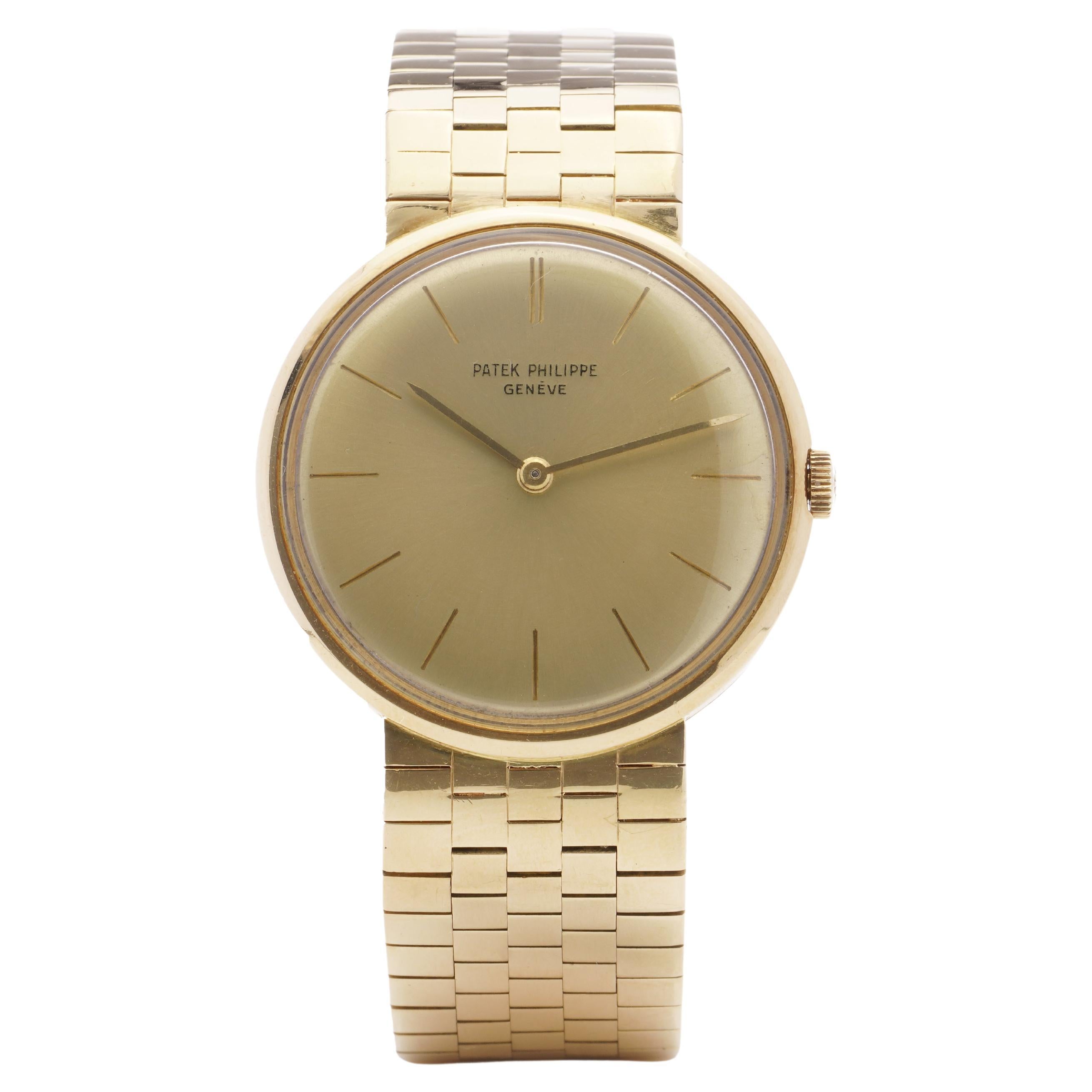 Patek Philippe 18 Karat Yellow Gold Vintage Calatrava For Sale at 1stDibs