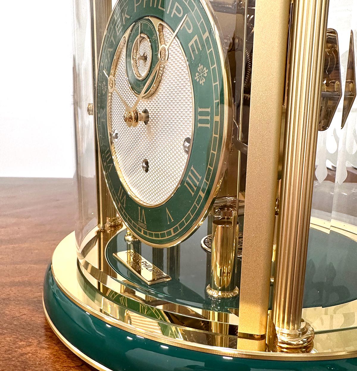 Patek Philippe Grand Souverain II clock Édition Dorée Émeraude Impérial ...