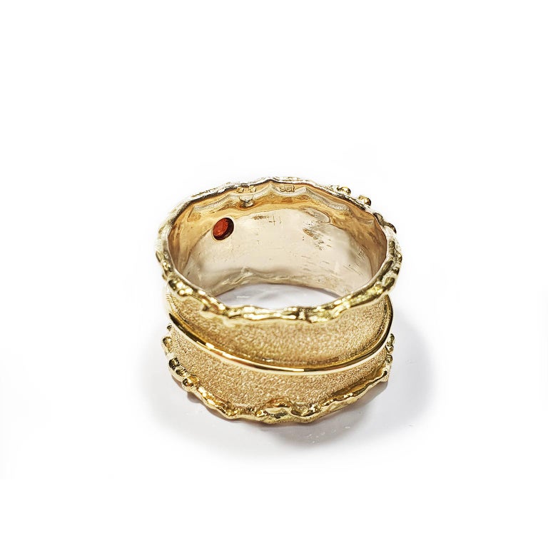 Paul Amey 9k Gold and Garnet Signature Molten Edge Ring For Sale at 1stDibs