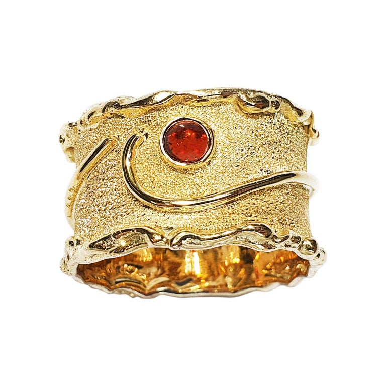 Paul Amey 9k Gold and Garnet Signature Molten Edge Ring For Sale at 1stDibs