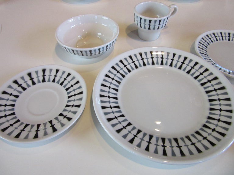 Paul McCobb 6-Piece Contempri Place Setting by Jackson China Co. For Sale at 1stDibs