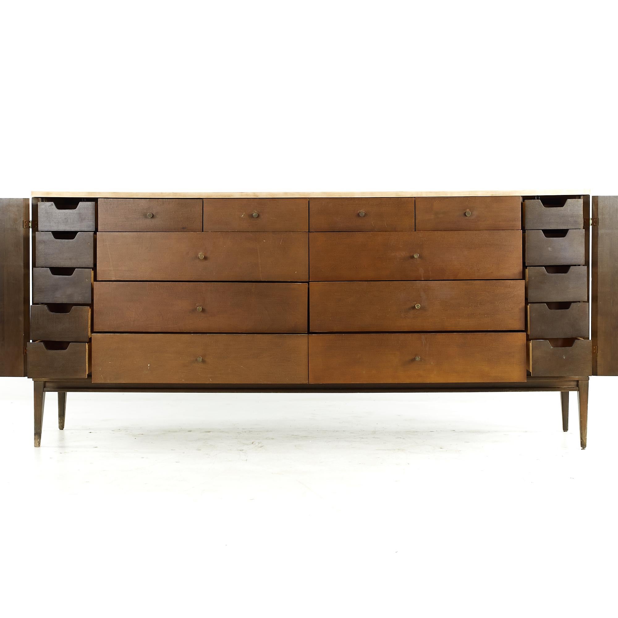 Paul McCobb for Planner Group Midcentury Maple 20 Drawer Dresser For ...