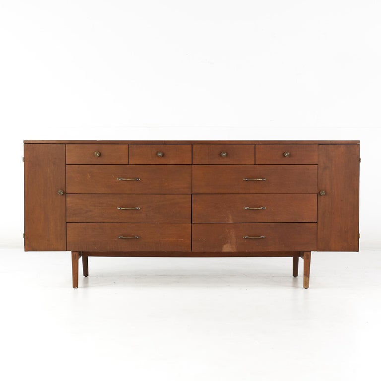 Paul McCobb Mid-Century 20 Drawer Lowboy Dresser For Sale at 1stDibs