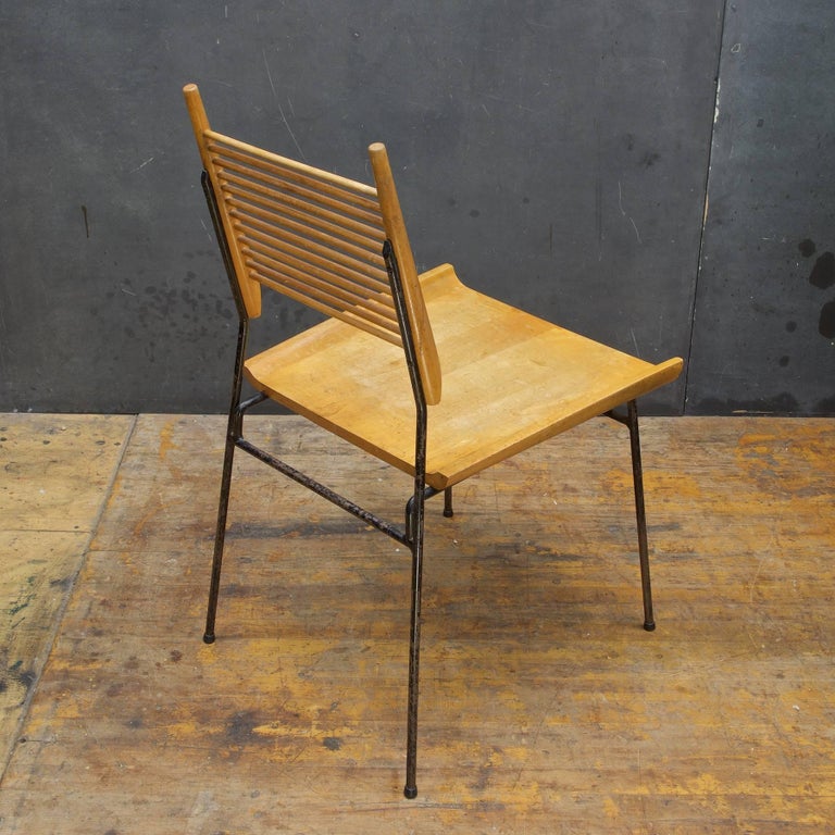 Paul McCobb Planner Group Model 1533 Spindle Back Shovel Chair at 1stDibs