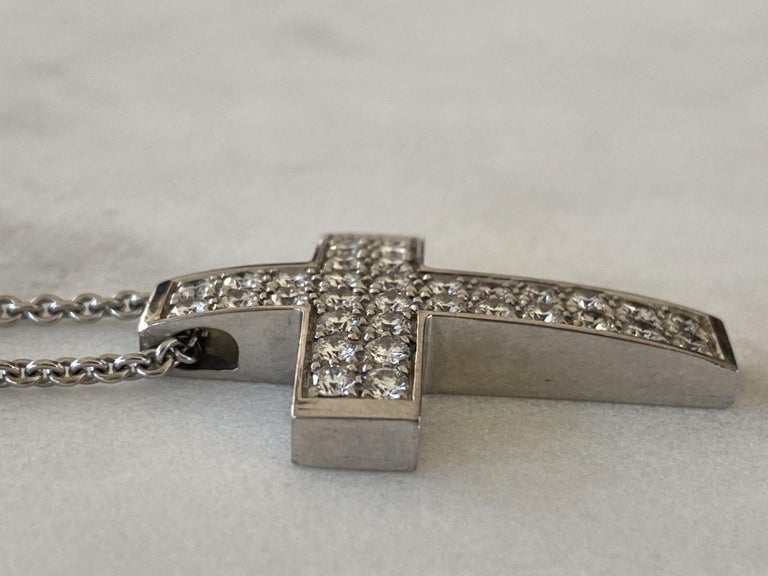 Pave Diamond Cross Pendant Necklace For Sale at 1stDibs