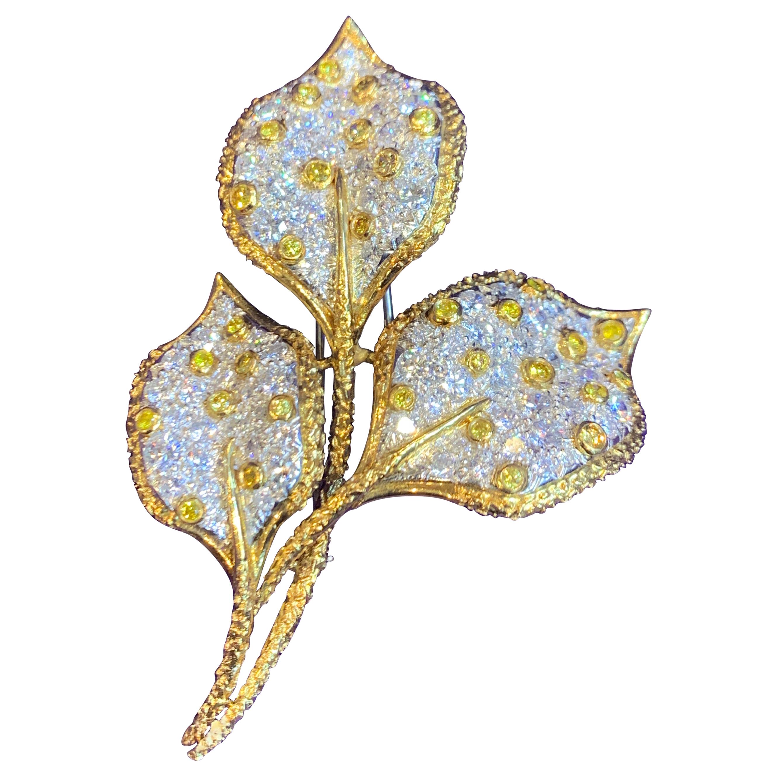 Diamond Emerald Leaf Brooch For Sale at 1stDibs