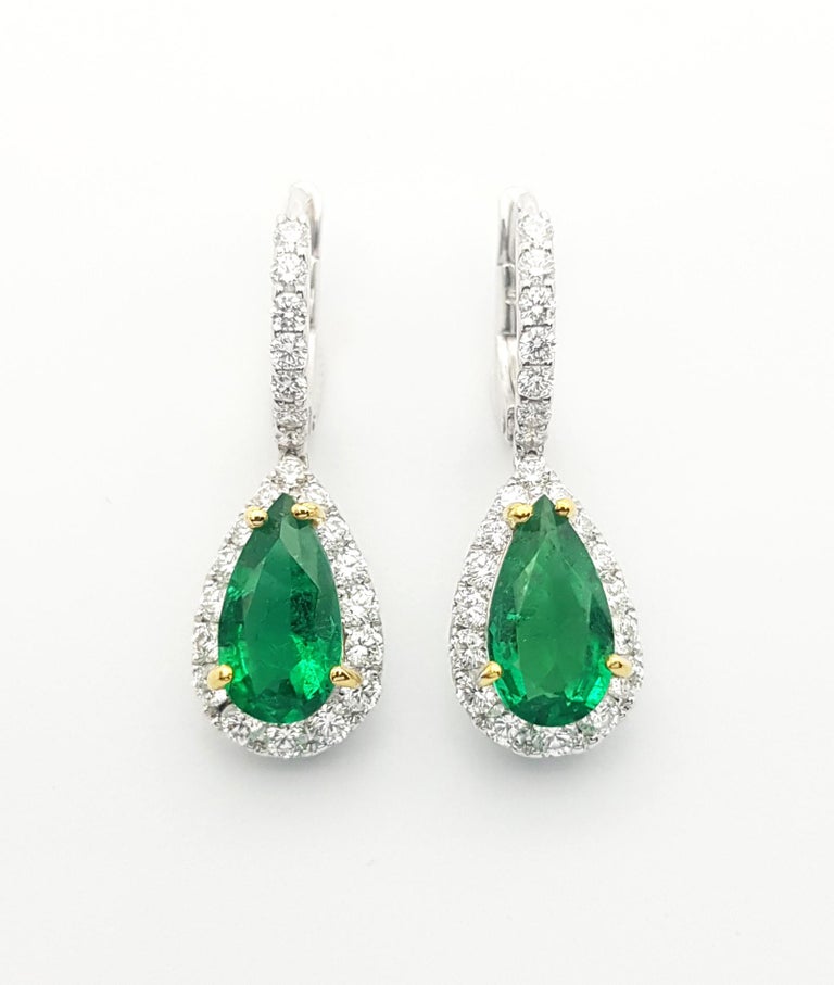 Pear Shape Emerald with Diamond Earrings Set in 18k White Gold Settings ...