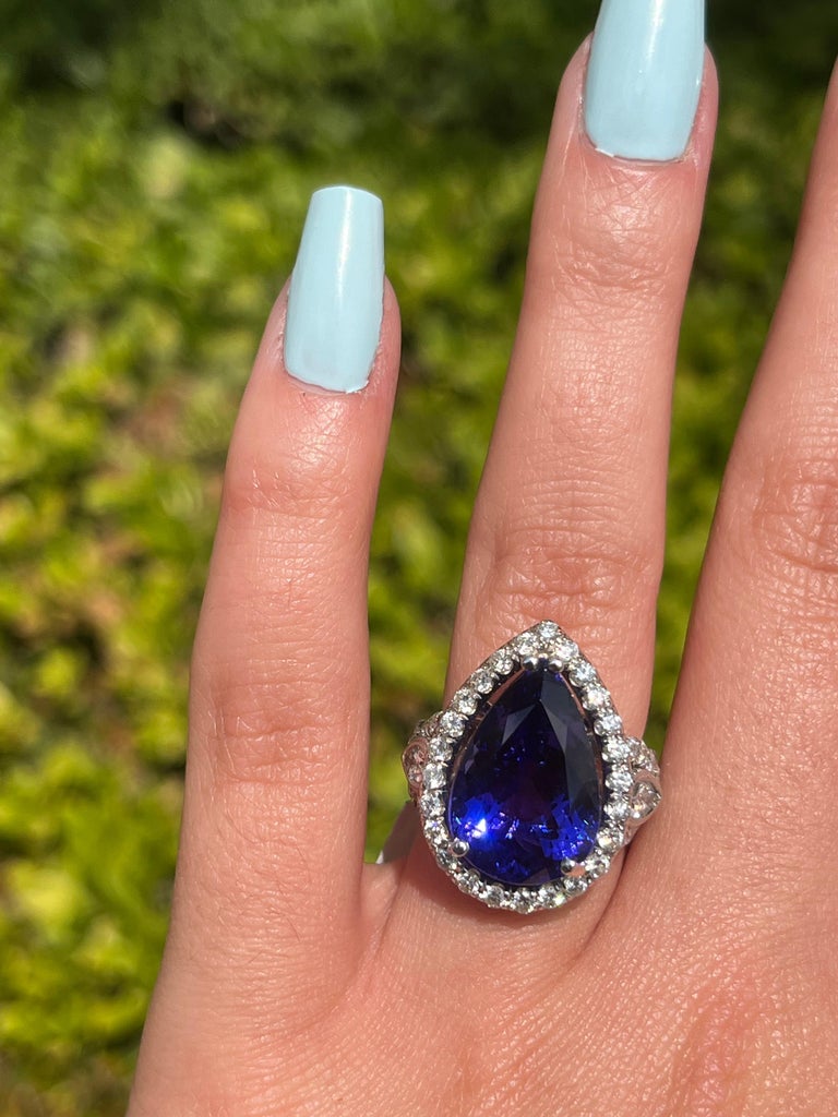 Pear Shape Tanzanite and Diamond Ring 14.85ct For Sale at 1stDibs