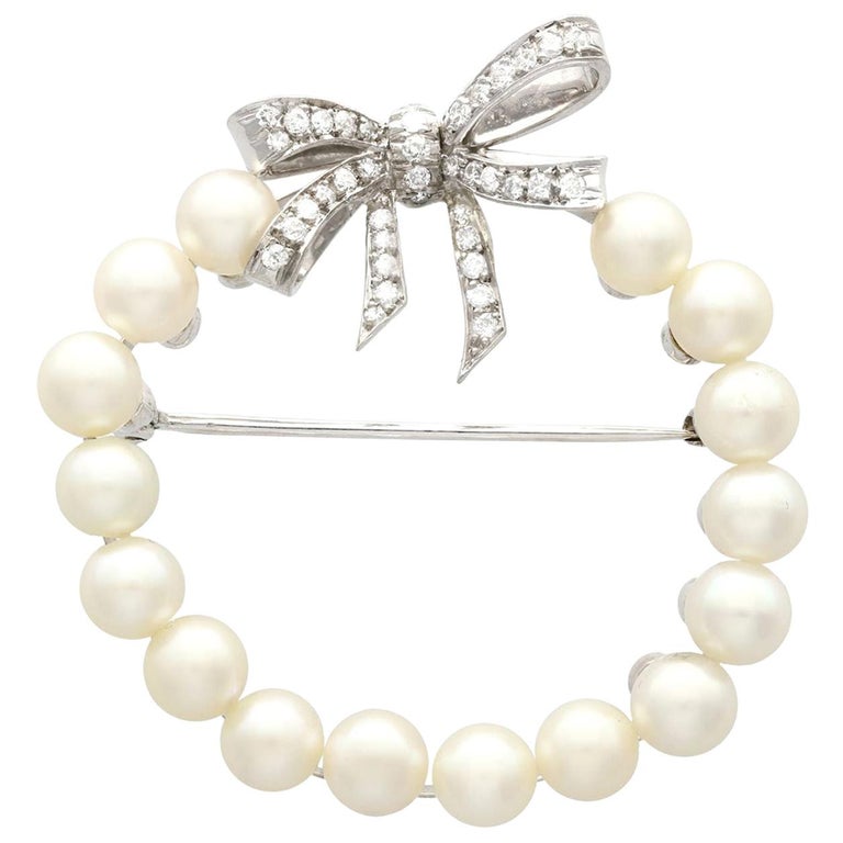 1950s Vintage Pearl and Diamond and White Gold Brooch For Sale at 1stDibs