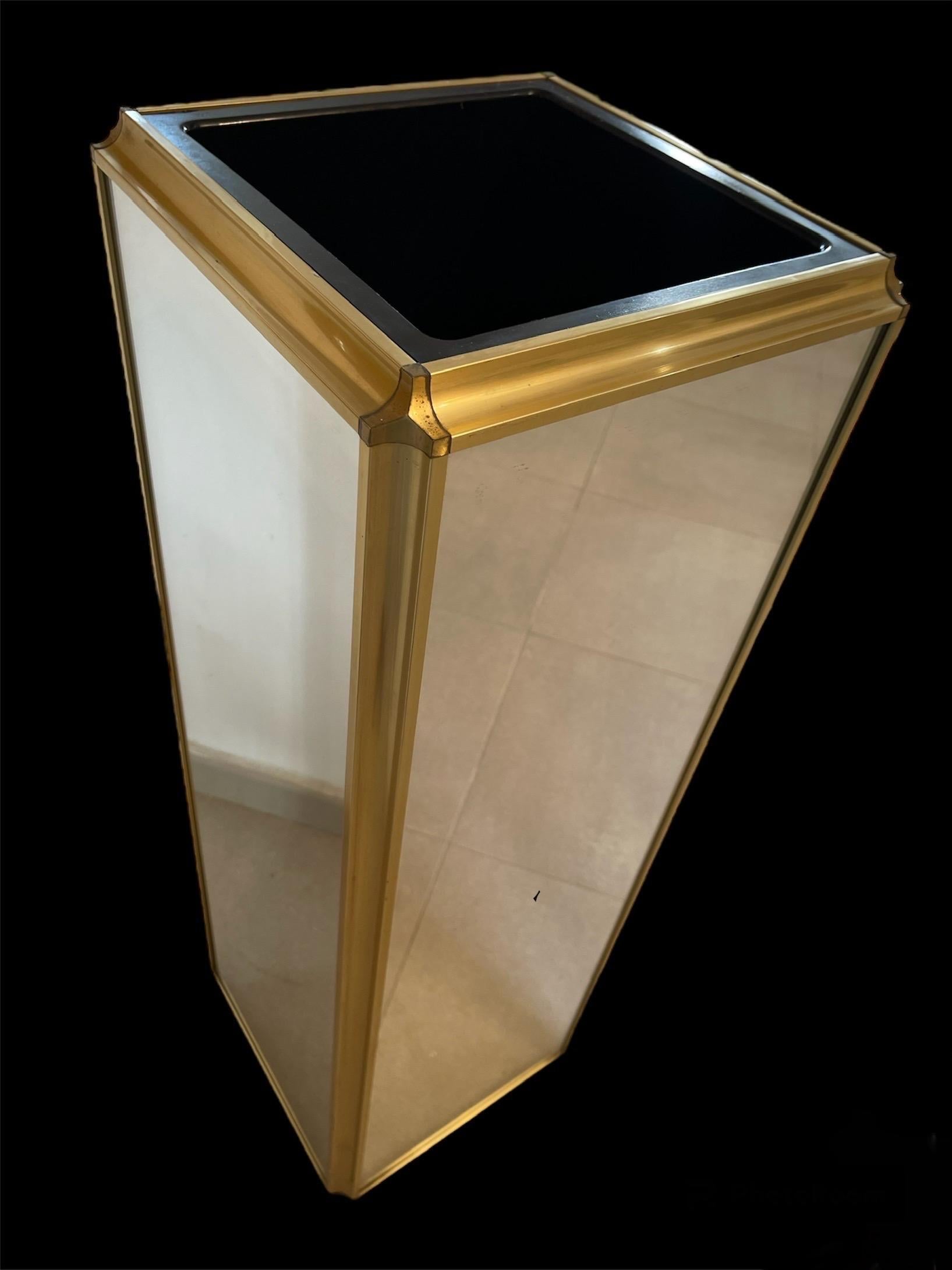 Pedestal columm mirror with planter , italy 1970s For Sale at 1stDibs