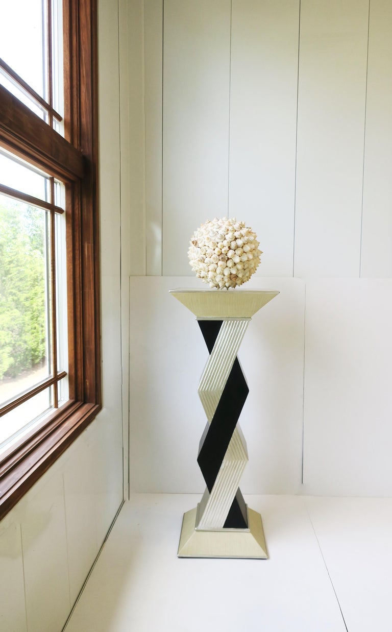 '90s Pedestal Column Pillar Stand with Zig-Zag Design at 1stDibs