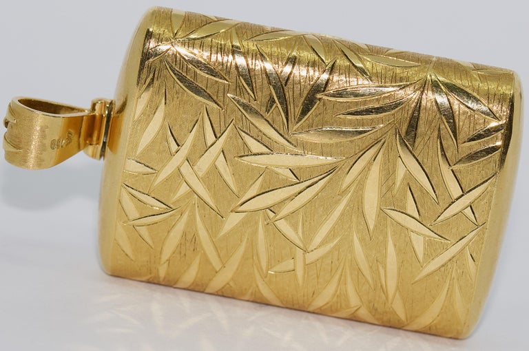 Pendant Snuff Box 18 Karat Gold with Emeralds and Diamonds, by Heinz ...