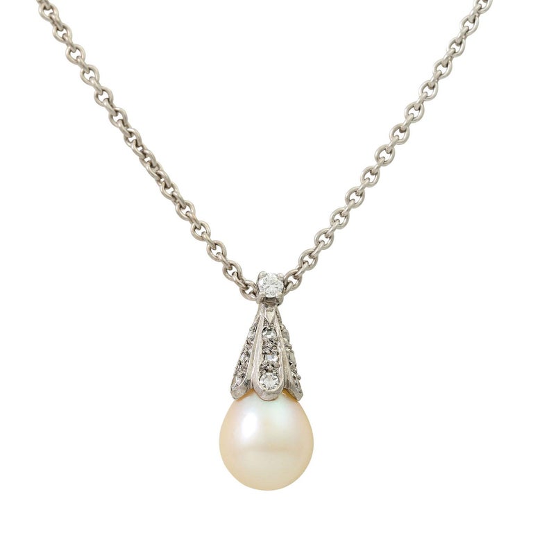 Pendant with Akoya pearl and octagon diamonds For Sale at 1stDibs