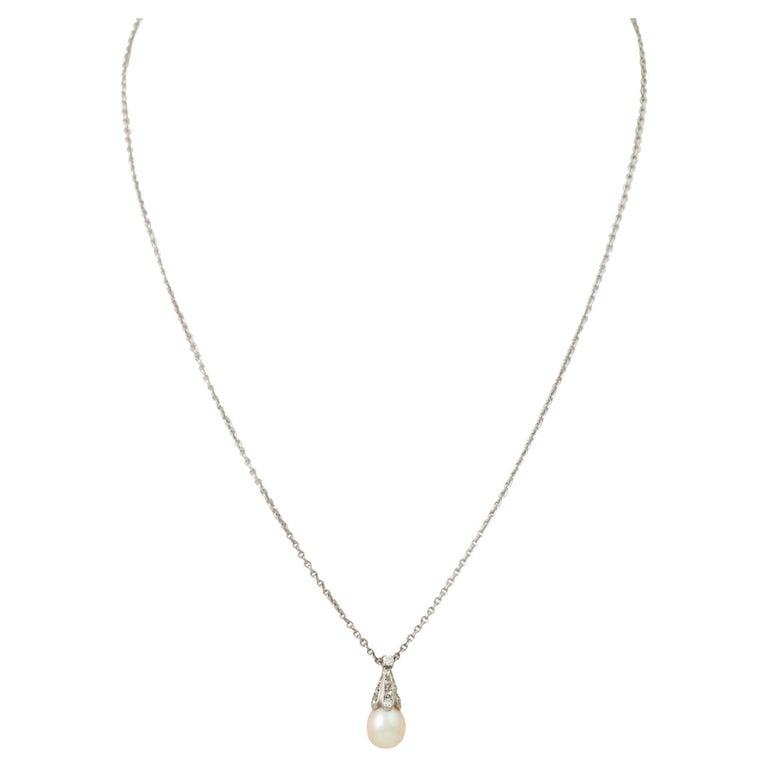 Pendant with Akoya pearl and octagon diamonds For Sale at 1stDibs