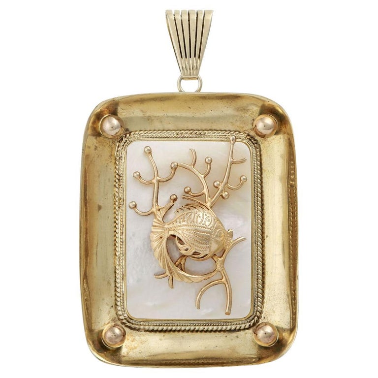 Pendant with Mother-of-pearl Plate For Sale at 1stDibs