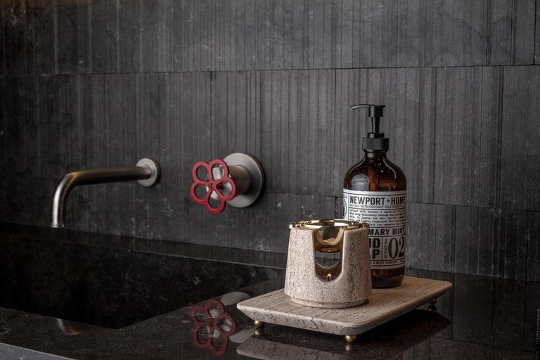 Pentolo Brass and White Marble Oil Diffuser For Sale at 1stDibs