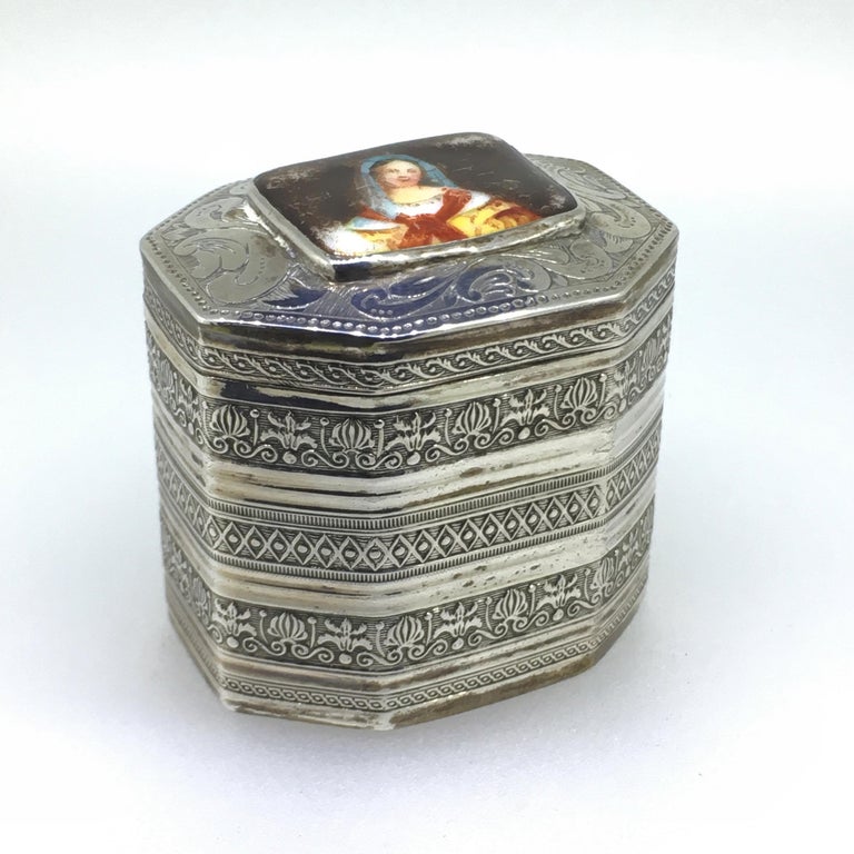 Peppermint Box, Antique, Round, 1850, the Netherlands For Sale at 1stDibs