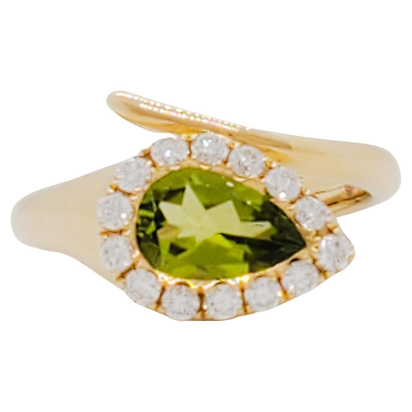Large Peridot Diamond Gold Cocktail Ring Over 15 Carat For Sale at ...