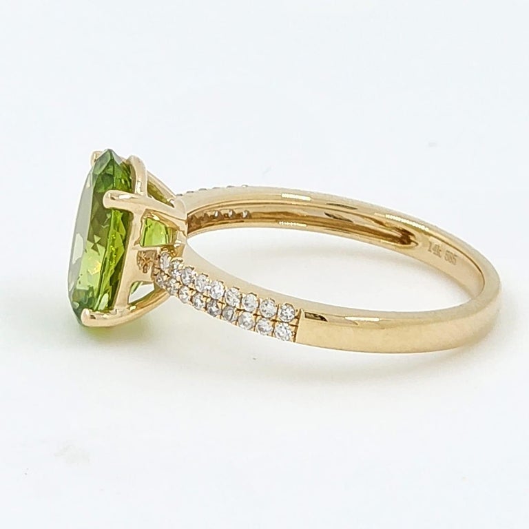 Peridot Diamond Ring in 14 Karat Yellow Gold For Sale at 1stDibs