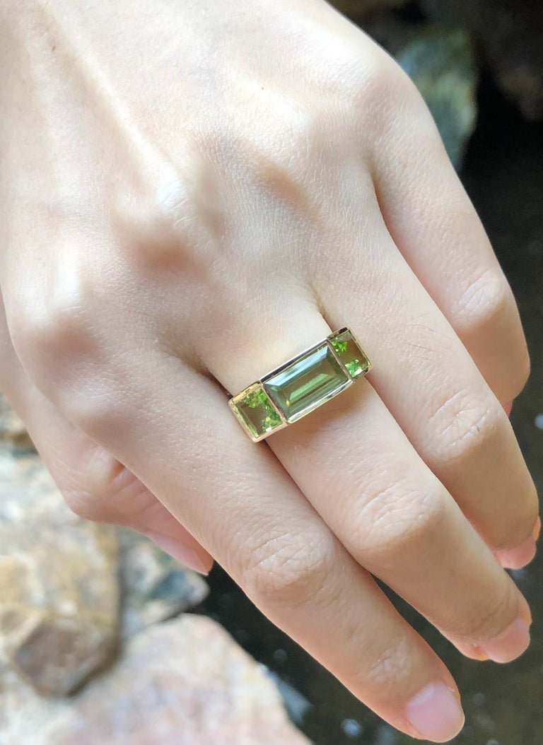 Peridot Ring Set in 18 Karat Gold Settings For Sale at 1stDibs