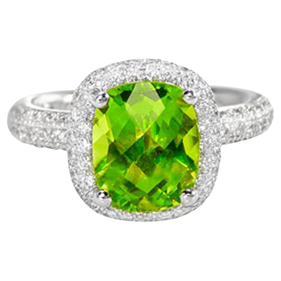 Peridot Ring With Diamonds 4.69 Carats 18K White Gold For Sale at 1stDibs