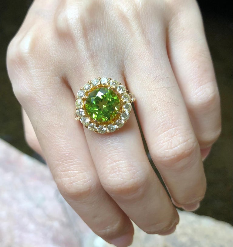 Peridot with Yellow Diamond Ring Set in 18 Karat Gold Settings For Sale ...