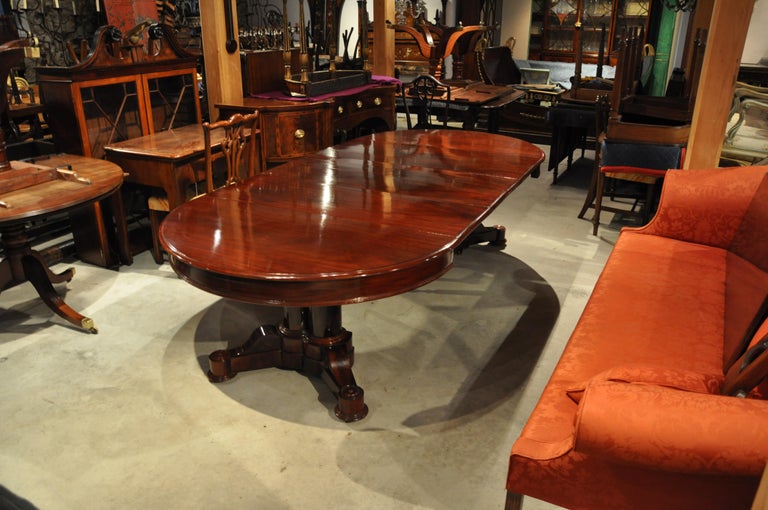 Period American Federal Neoclassical Round Expanding Dining Table For ...