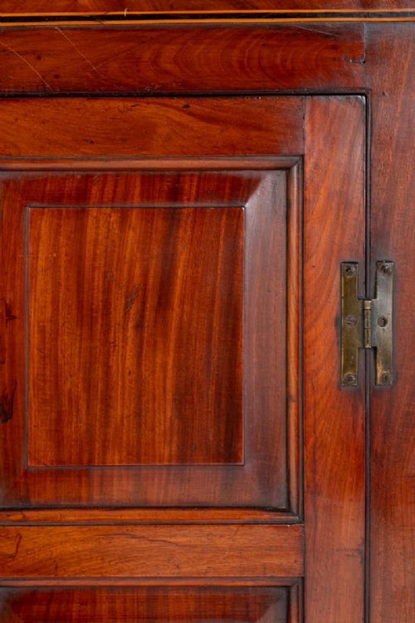 Period Georgian Corner Cabinet Mahogany 1800 For Sale at 1stDibs