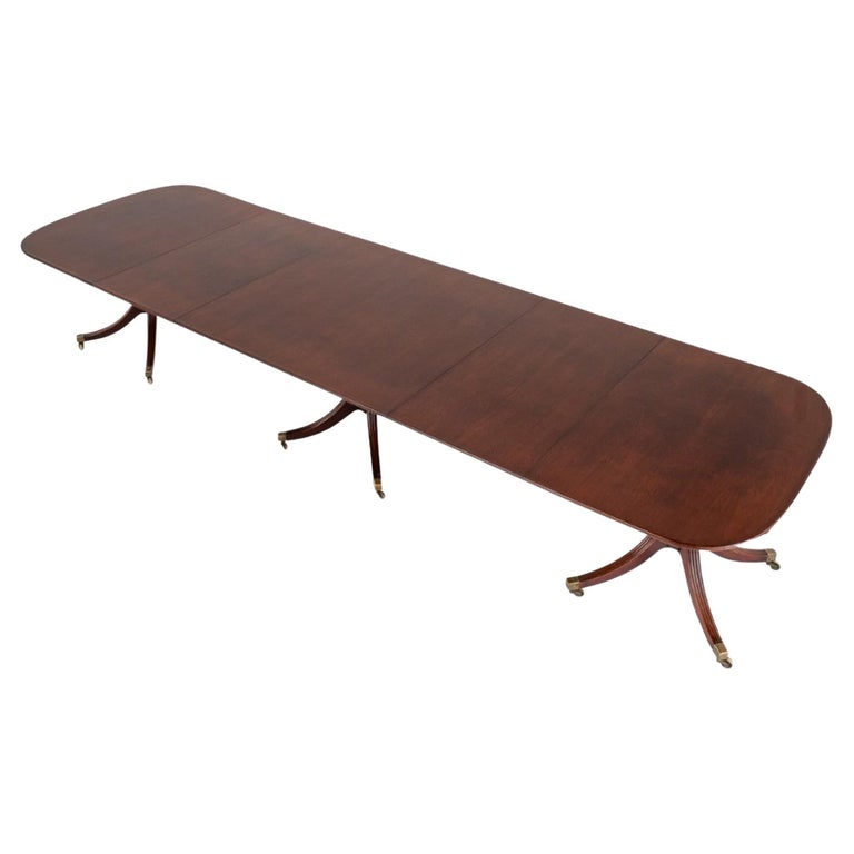 Table de salle à manger d'époque Régence en acajou 16 Seater En vente ...