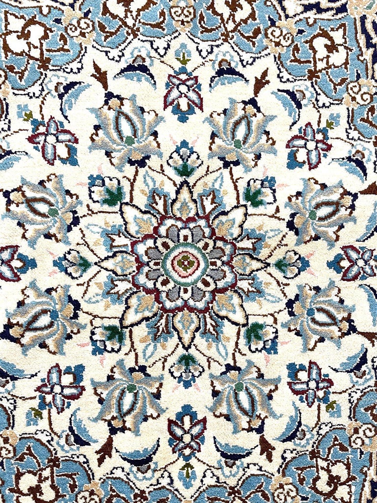 Persian Hand Knotted Medallion Floral Cream Blue Nain Round Rug For ...