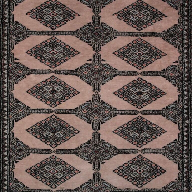 Persian Rug with Simple Geometric Design For Sale at 1stDibs