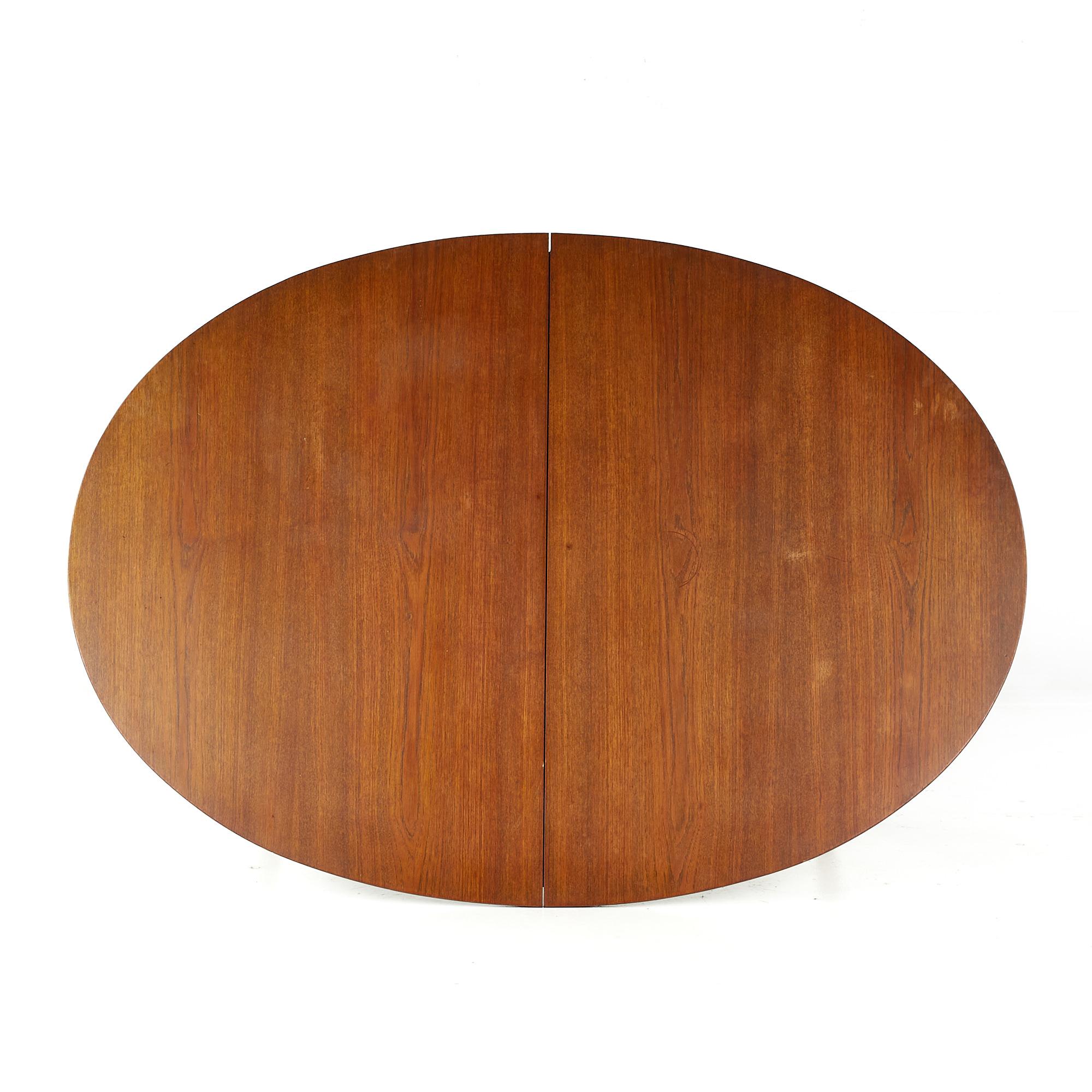 Peter Hvidt Mid Century Teak Expanding Dining Table with 2 Leaves For ...
