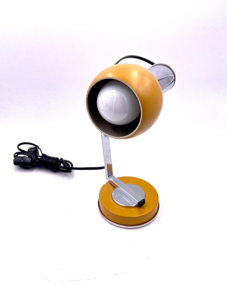 Petite Desk Lamp Multidirectional Space Age Era For Sale at 1stDibs