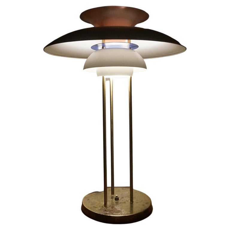 Lampe de table PH 5 en laiton En vente sur 1stDibs