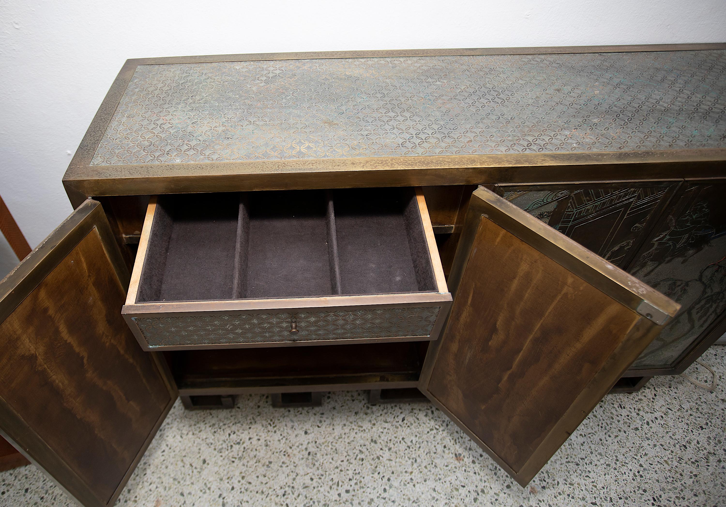 Gabinete Philip and Kelvin LaVerne Chan Li en venta en 1stDibs España