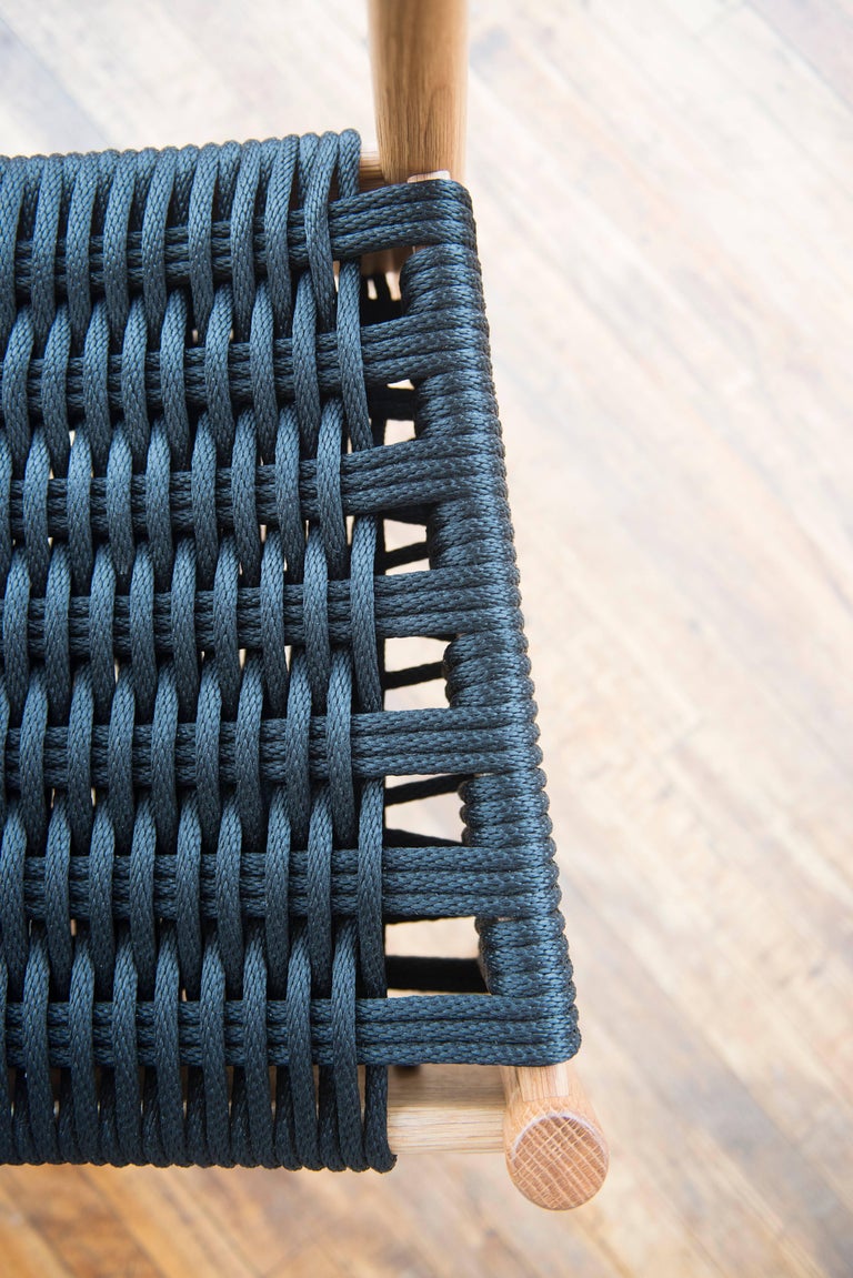 Chaise Harbor de Phloem Studio, chaise moderne faite à la main en chêne blanc et assise tissée ...